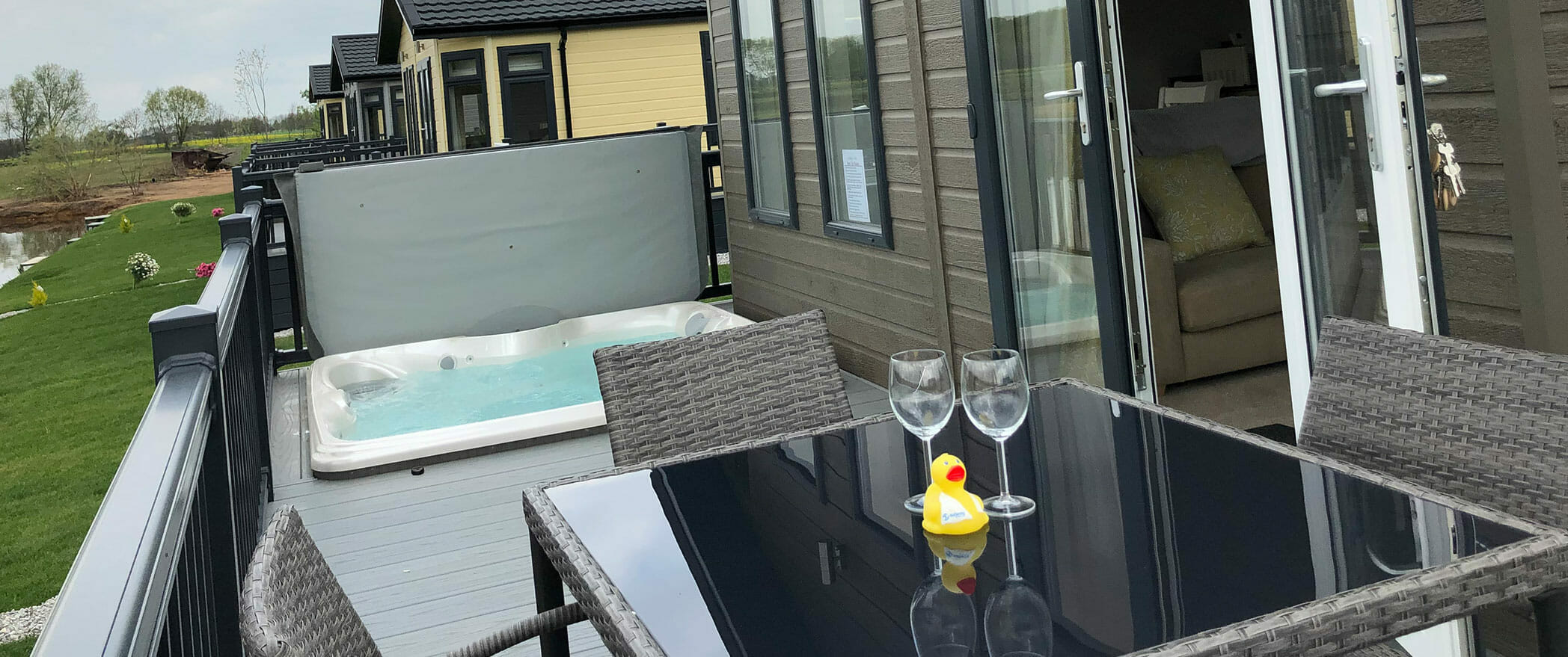 Luxury Lodges to rent - Lindholme Lakes Country Park